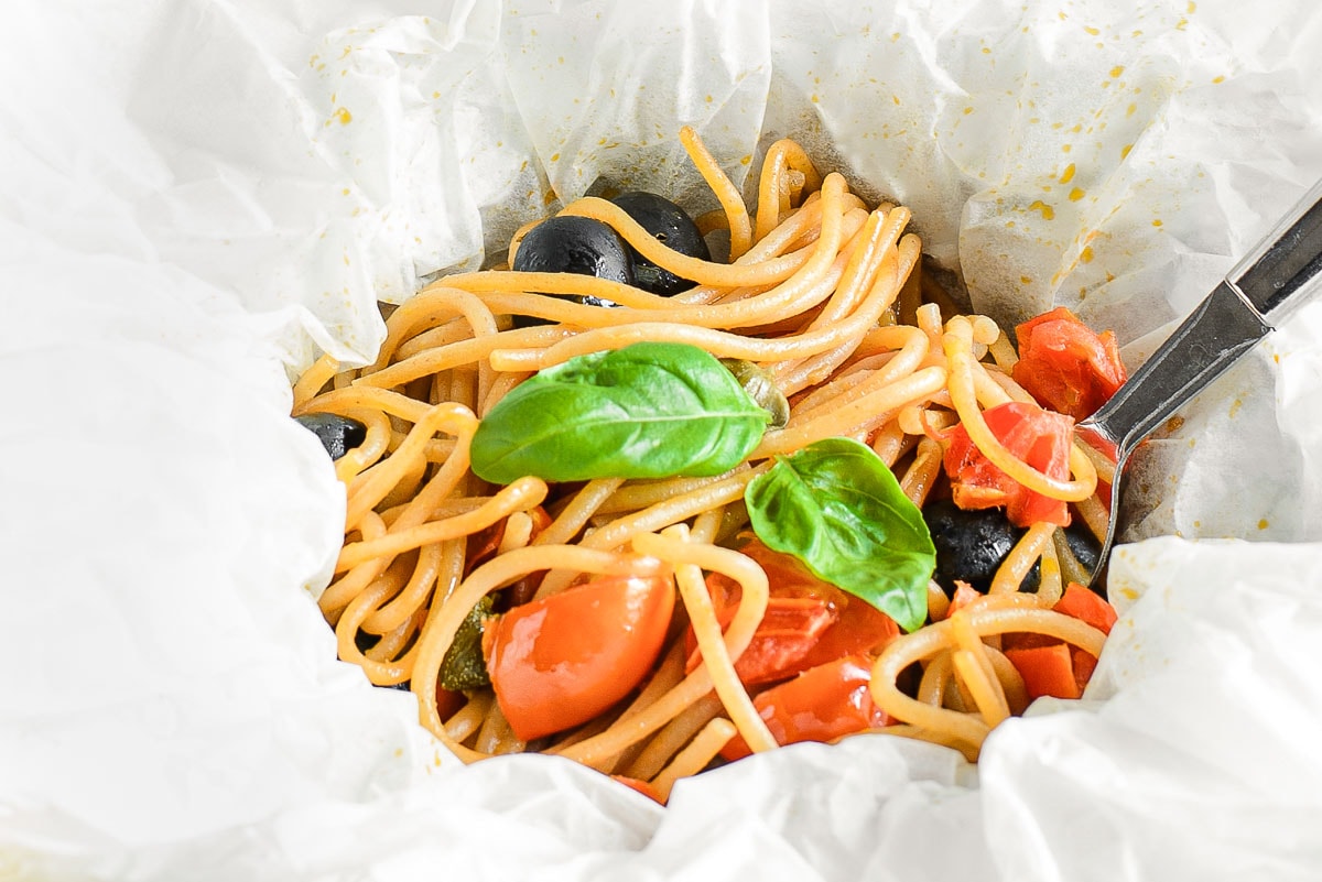Spaghetti al cartoccio con pomodorini - Semplicemente Light